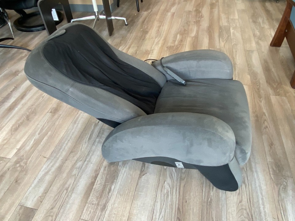 💥 Human Touch iJoy 100 Massage Chair Massaging Recliner - Gray Fabric ...