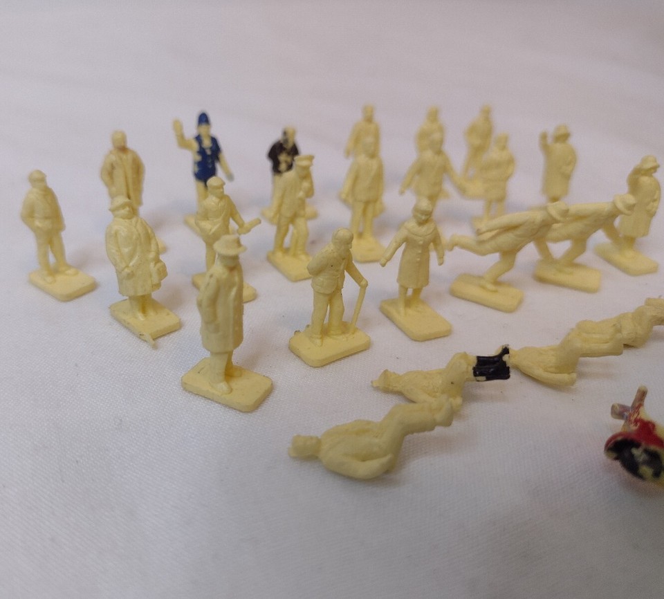 Vintage Marx Plastic Figures People Lot Of 25 + Motorcycle 5 Sitting ...