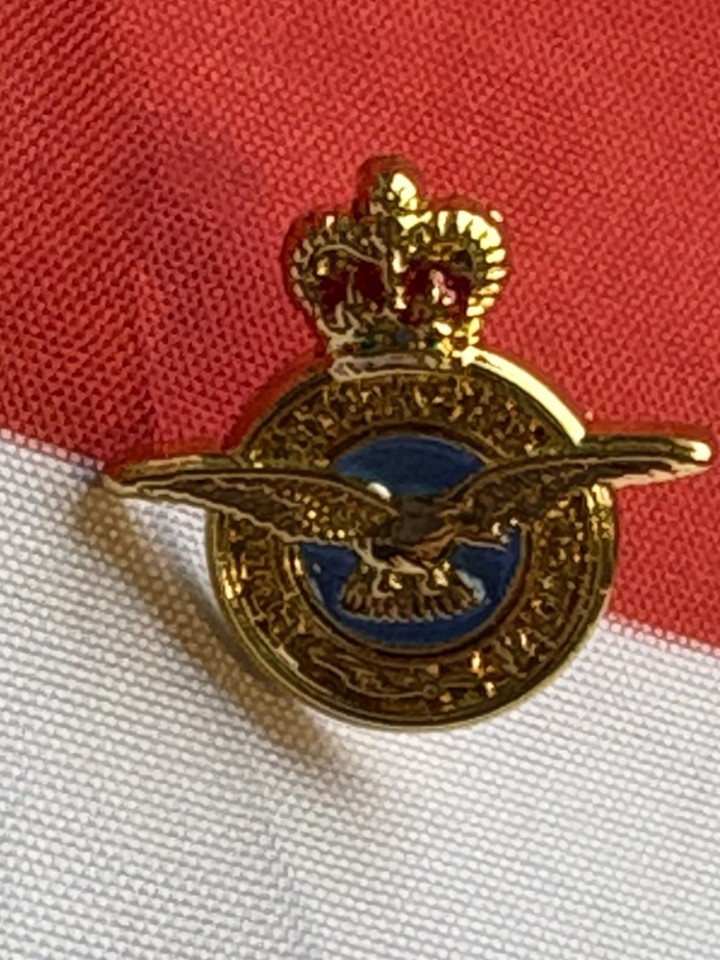 Royal Air Force RAF Insignia Crest Military Enamel Lapel Pin Badge-UK ...