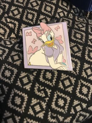 Disney Pin 82046 Deluxe Pin Starter Daisy Duck | eBay