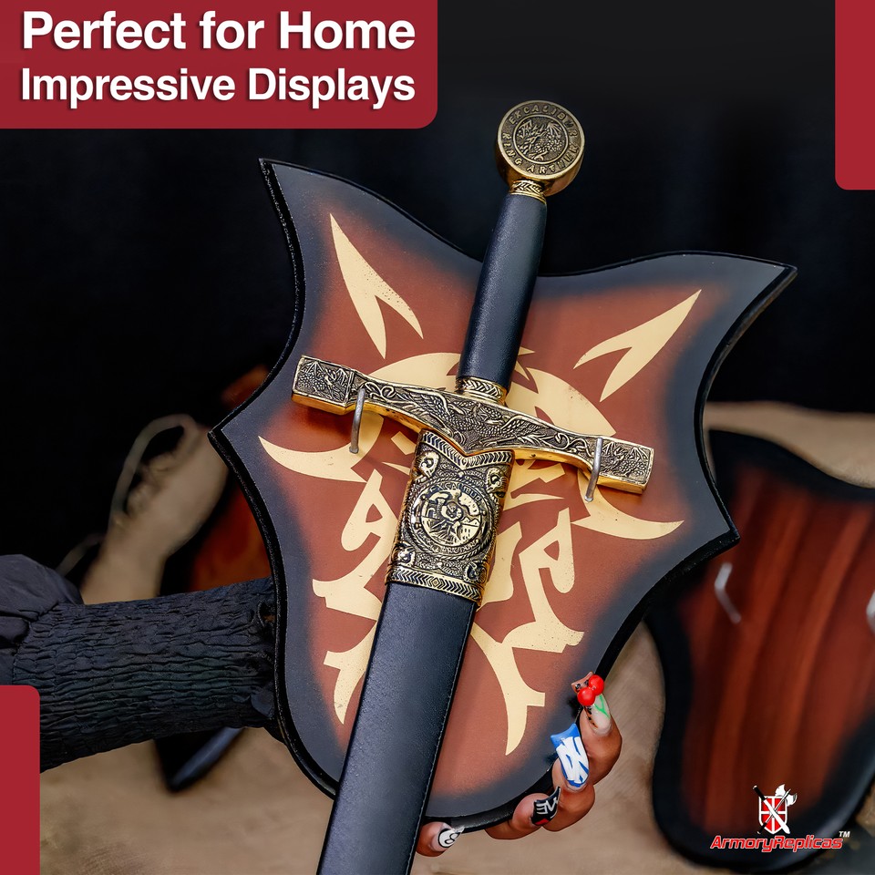 UNIVERSAL WALL DAGGER SWORD MEDIEVAL PAINTED DISPLAY PLAQUE W/ HARDWARE ...