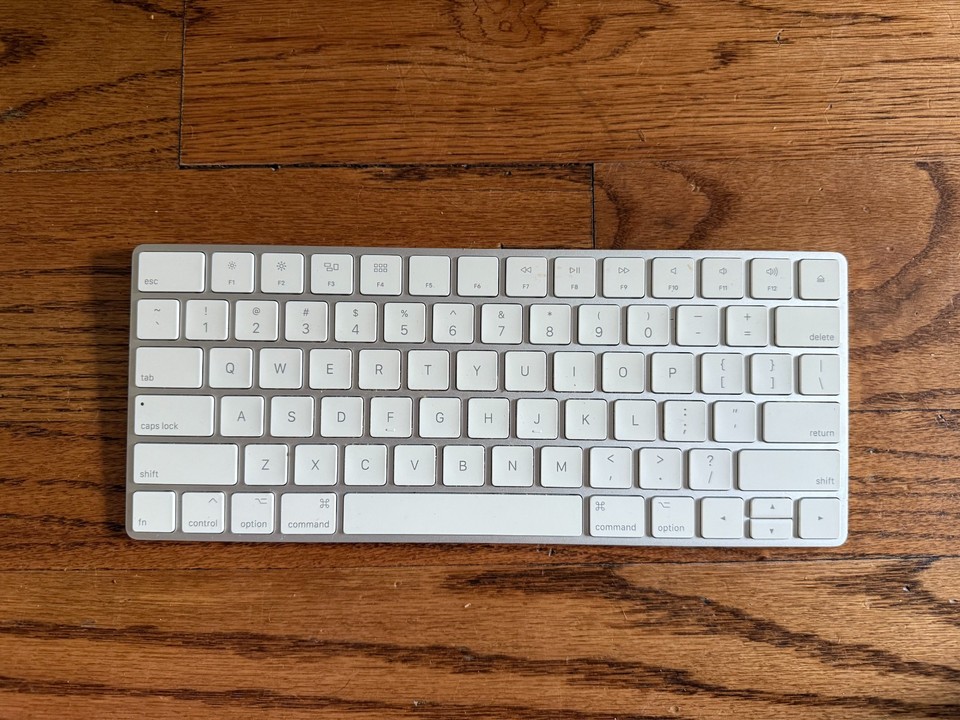 Apple iMac 21 inches, intel Core i5, 1.6GHz, 8GB RAM, 1TB model 21534 ...