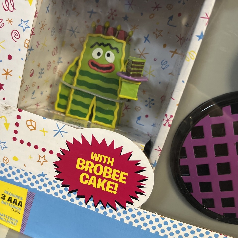 2013 YO GABBA GABBA Playset Boombox Sound & Exclusive Brobee Cake ...