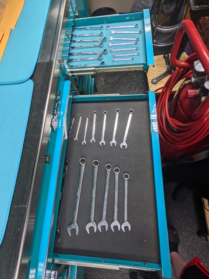 Snap-On Toolbox, with riser, bookcases, lockers, locker toppers service ...