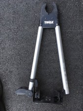 a Pair of Newer THULE Single Upright Bike Carrier Roof Mount Mounted ...
