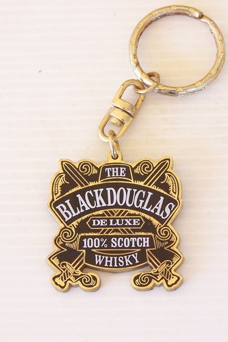 VINTAGE BLACK DOUGLAS SCOTCH WHISKY PUB BOTTLE SHOP METAL KEY CHAIN ...