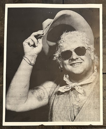VINTAGE DUSTY RHODES HAND SIGNED 1980 WRESTLING PROMO PHOTO! A FEW ...
