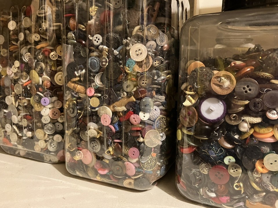 Random one pound lot of Upcycled Buttons plastic, Metal, wood, all ...