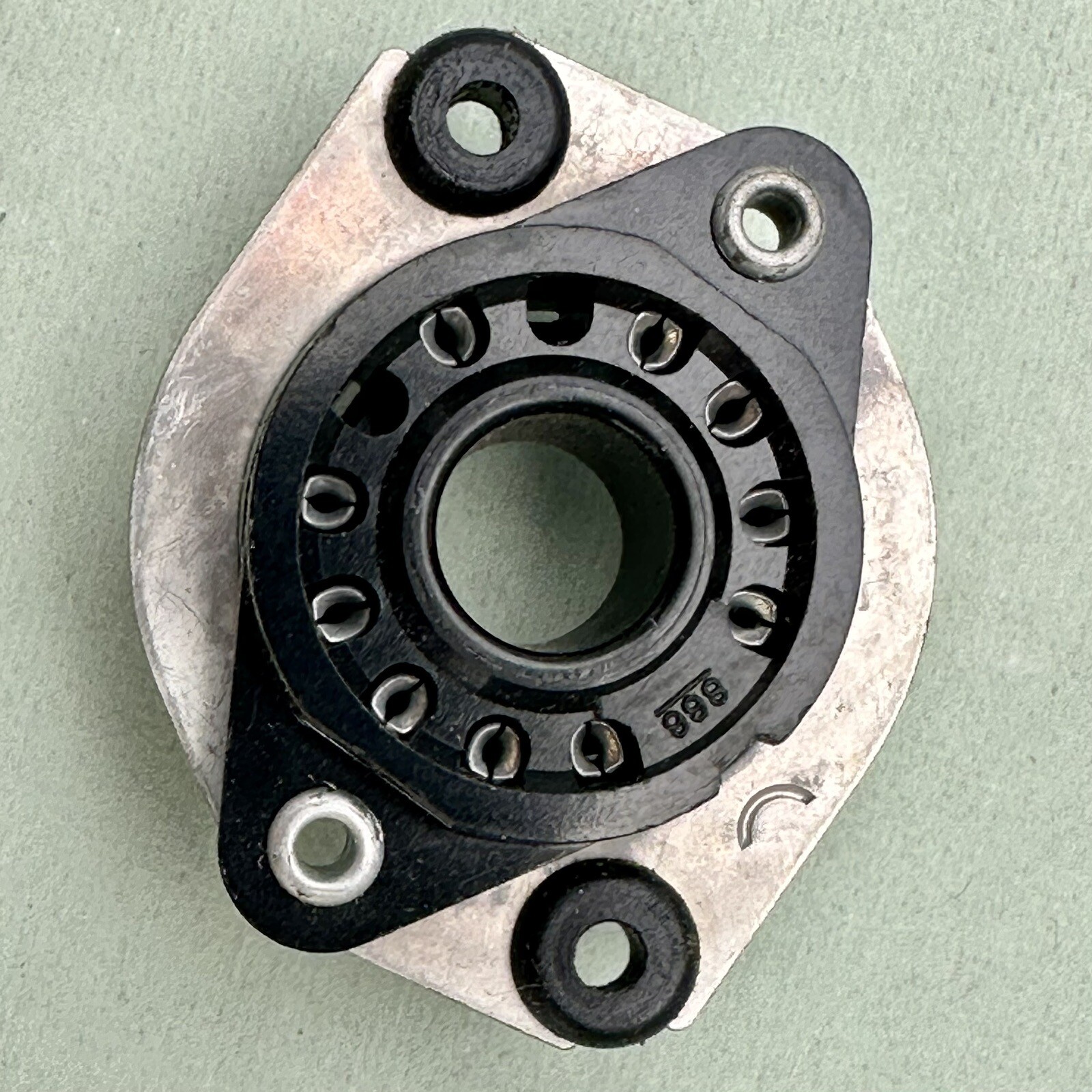 1 NOS Vintage 12-Pin Compactron Tube Socket W/ CHASSIS MOUNT ISOLATION ...