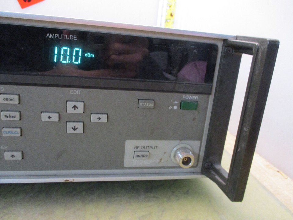 fluke 6062A synthesized rf signal generator 100kHz-2100MHz 2.1GHz [H-2. ...