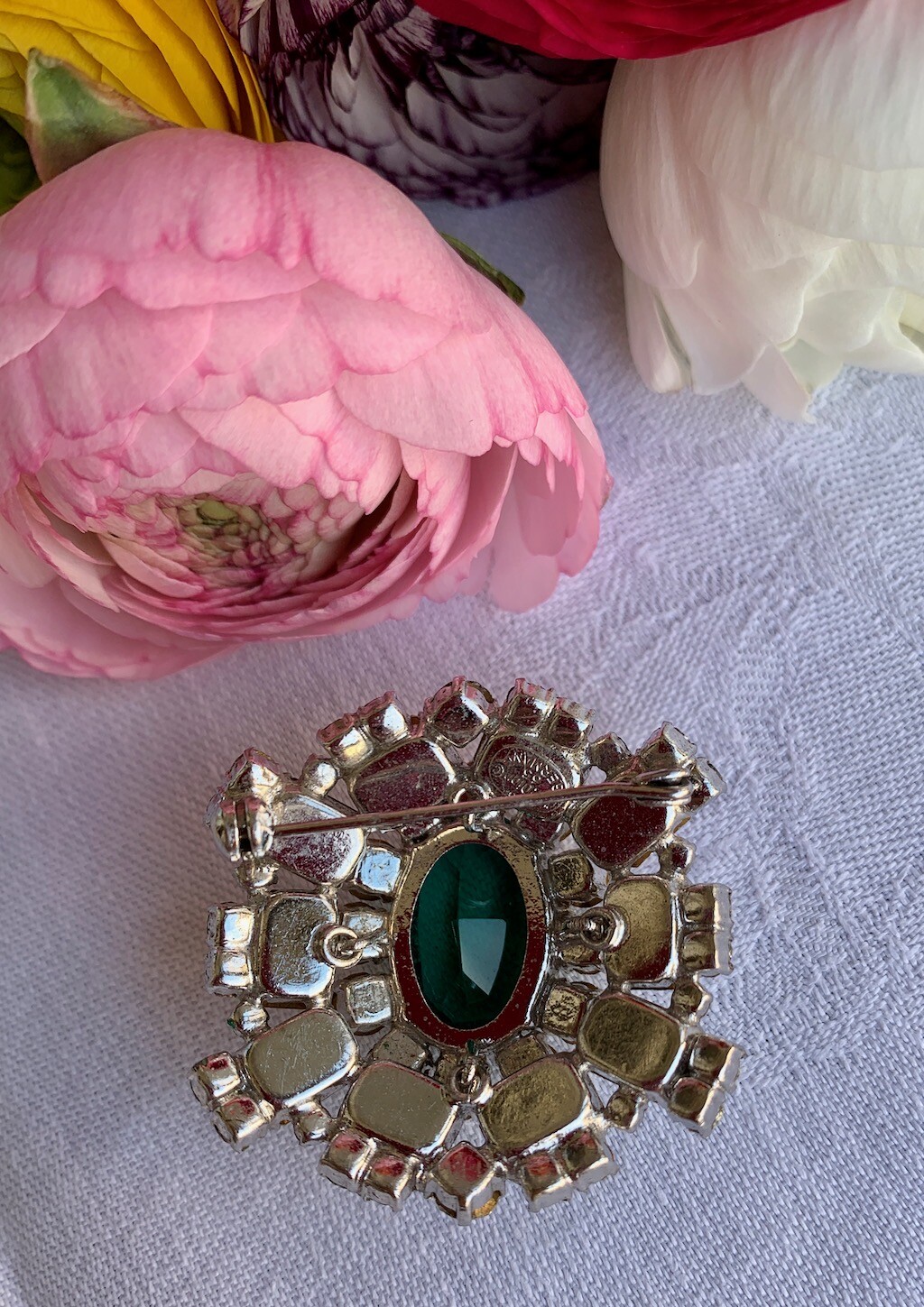 Original vintage 1965 CHRISTIAN DIOR Brooch Green Eme… - Gem