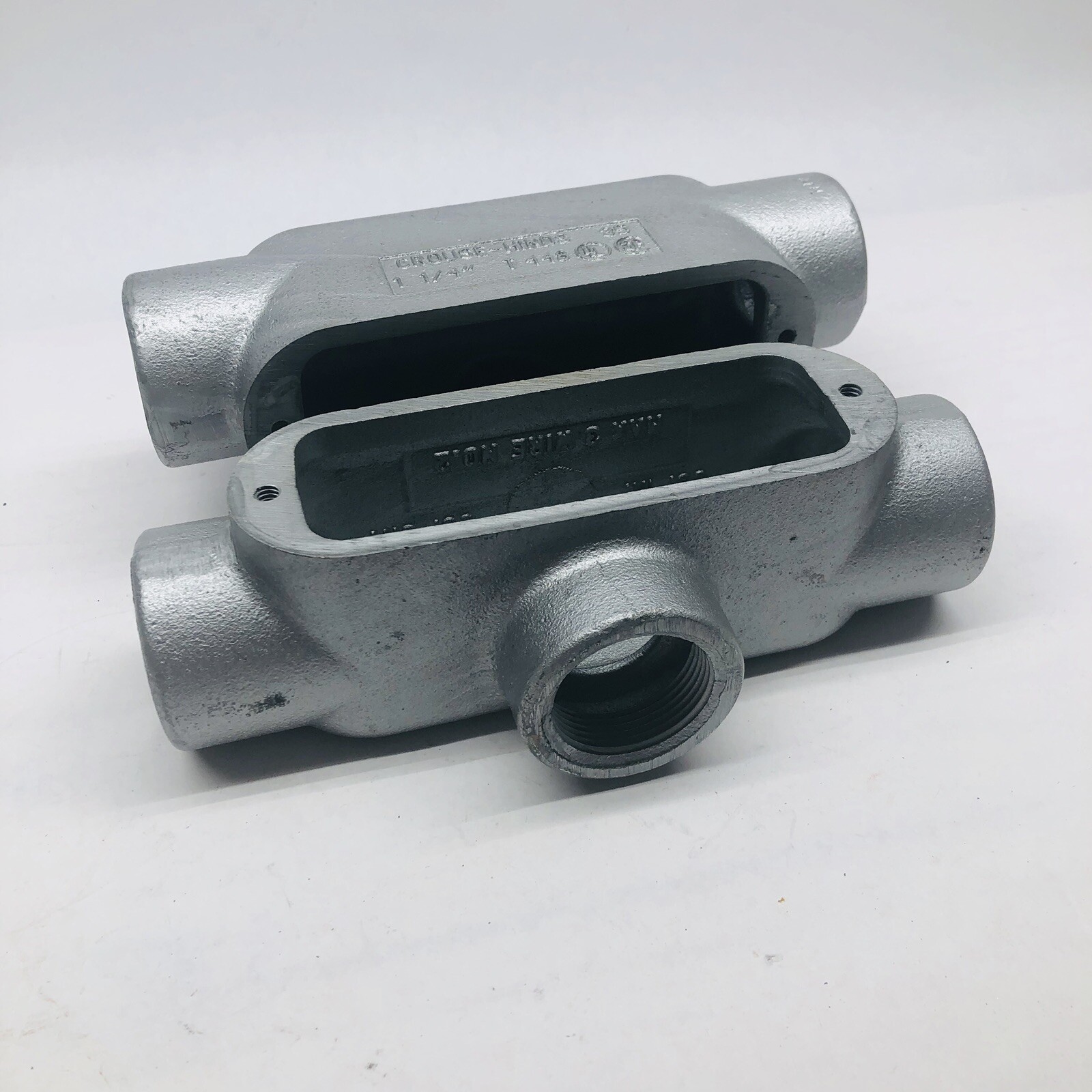 QTY-2-CROUSE-HINDS-T448-CONDULET BODY TEE 1-1/4" RIGID | eBay