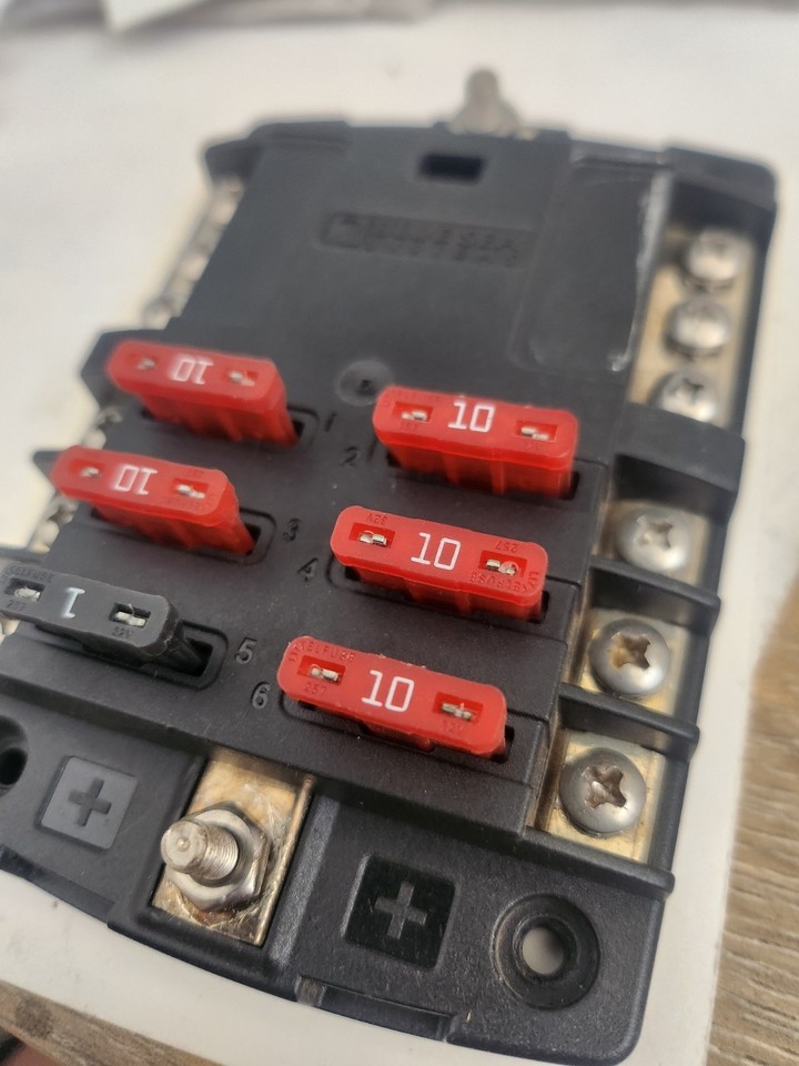 Blue Sea Systems 5030 St Blade Fuse Block W/O cover. 6 Circuit Negative ...