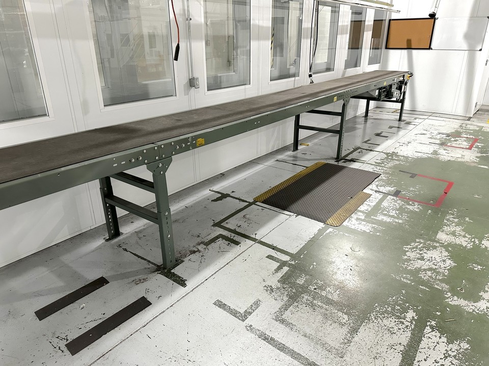 Hytrol 24" Wide x 31' Long Slider Bed Conveyor w/ Speed Control FREE ...