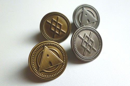 Cult - Midsommar horror pin badge / Die Struck / Enamel / Occult / Film ...