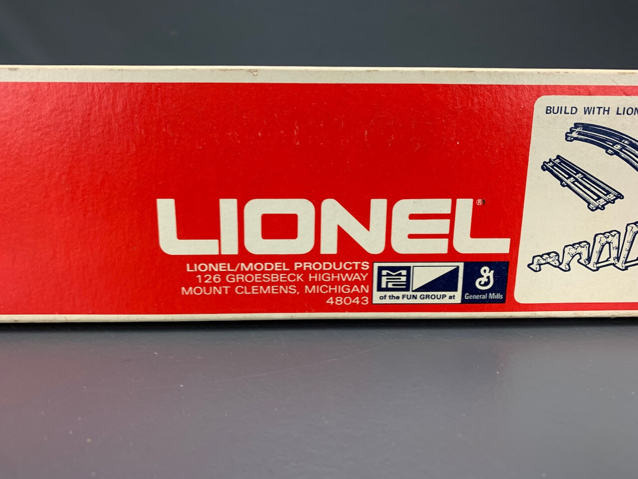 Lionel 6-8359 GM Special Anniversary Gold Chessie Gp7 Diesel Locomotive ...