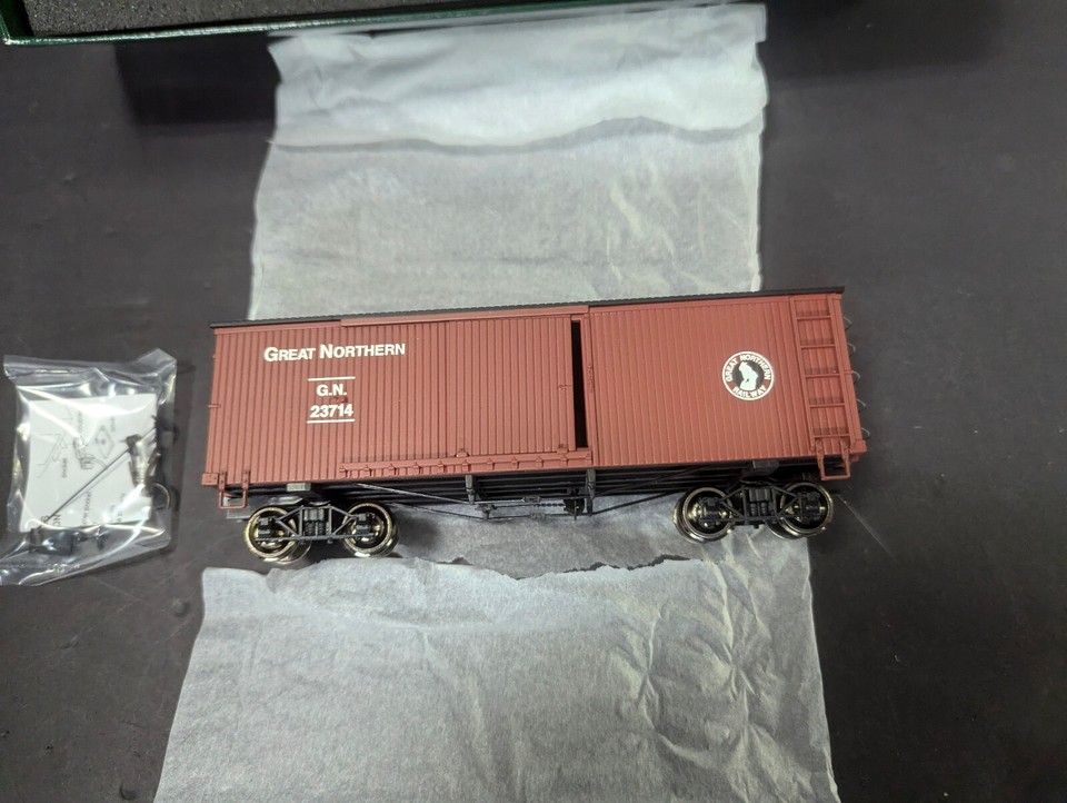 Bachmann On30 Box Car Great Northern RR 27011 Model Train | eBay
