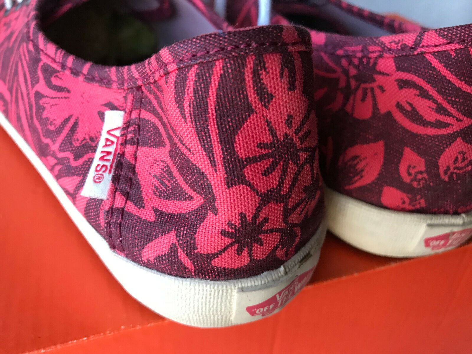 VANS Surf Sliders SF Red Floral 3-Eye Beach Boat Skat… - Gem