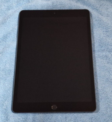 Apple iPad 8th Generation A2270 Space Gray 32GB, Wi-Fi, 10.2" | eBay