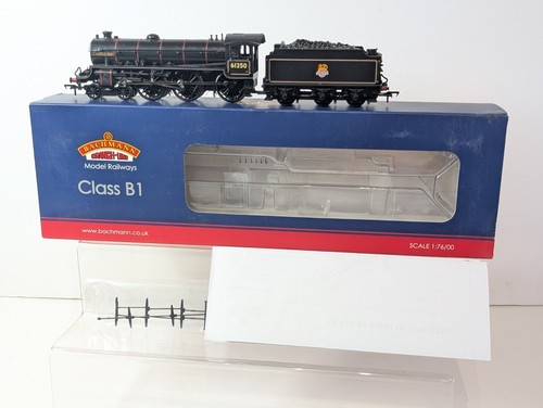 OO gauge Bachmann BR Black 'A. Harold Bibby' Class B1 steam locomotive ...