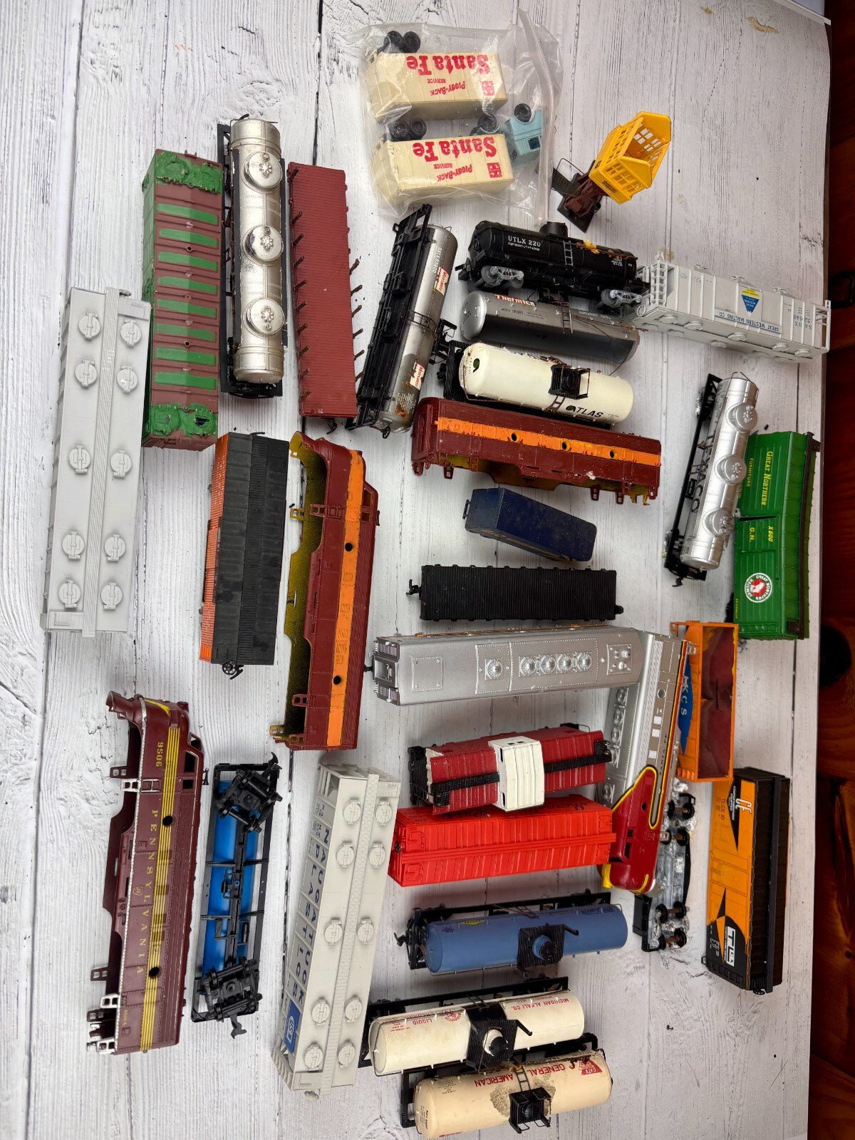 HO Scale Train Parts Lot, Cars, Toys, and Misc. Parts | eBay