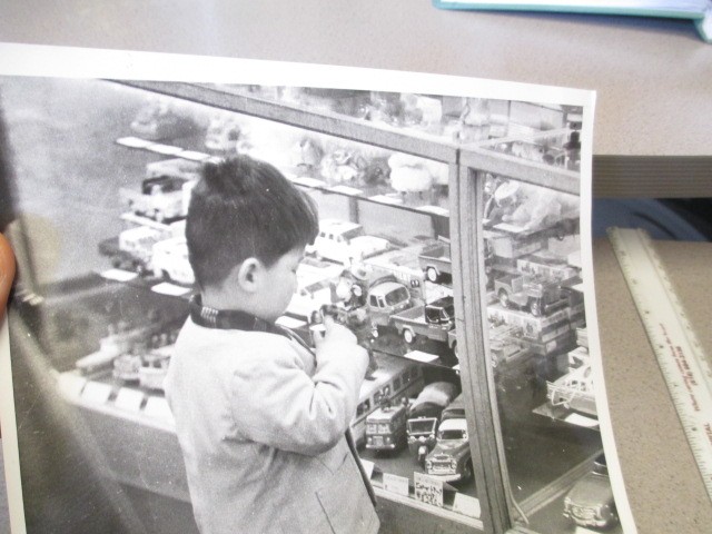 Japan 1958 toy store photo batt op Bandai Marusan car truck jeep bus ...