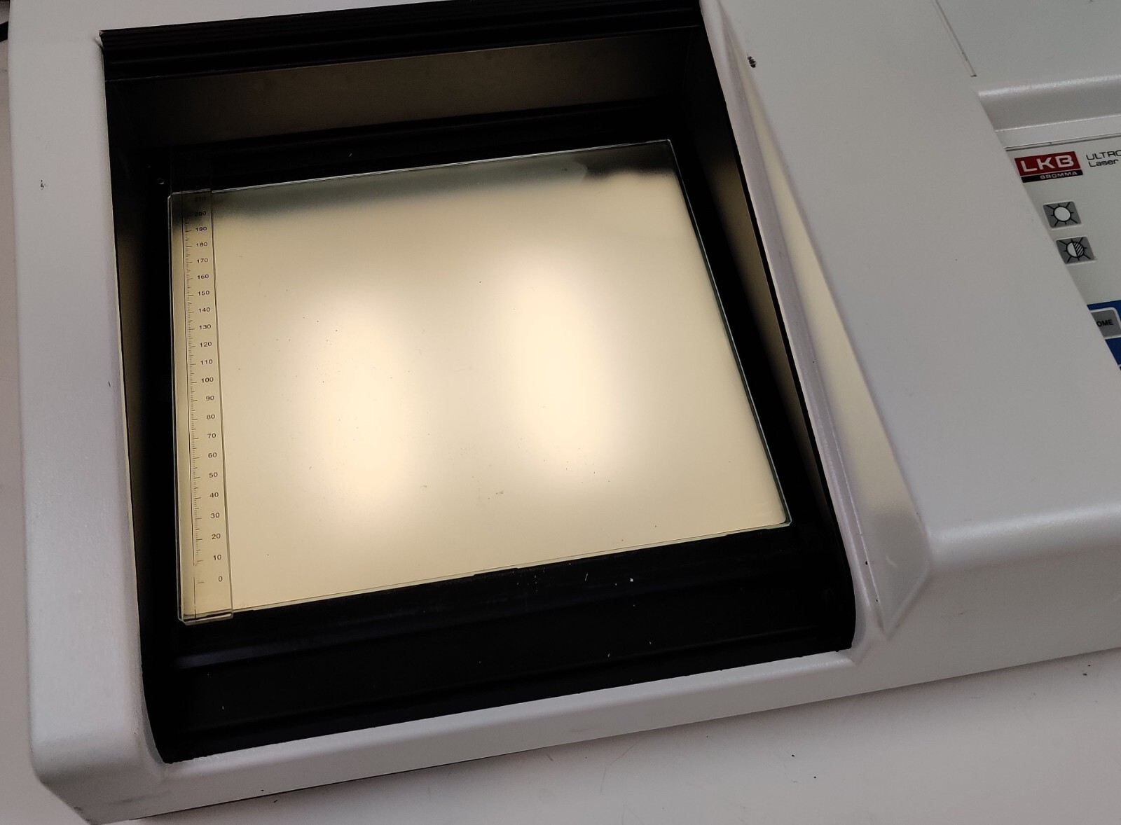 GE Akta Pharmacia LKB 2222-010 UltroScan XL Laser Desintometer w ...