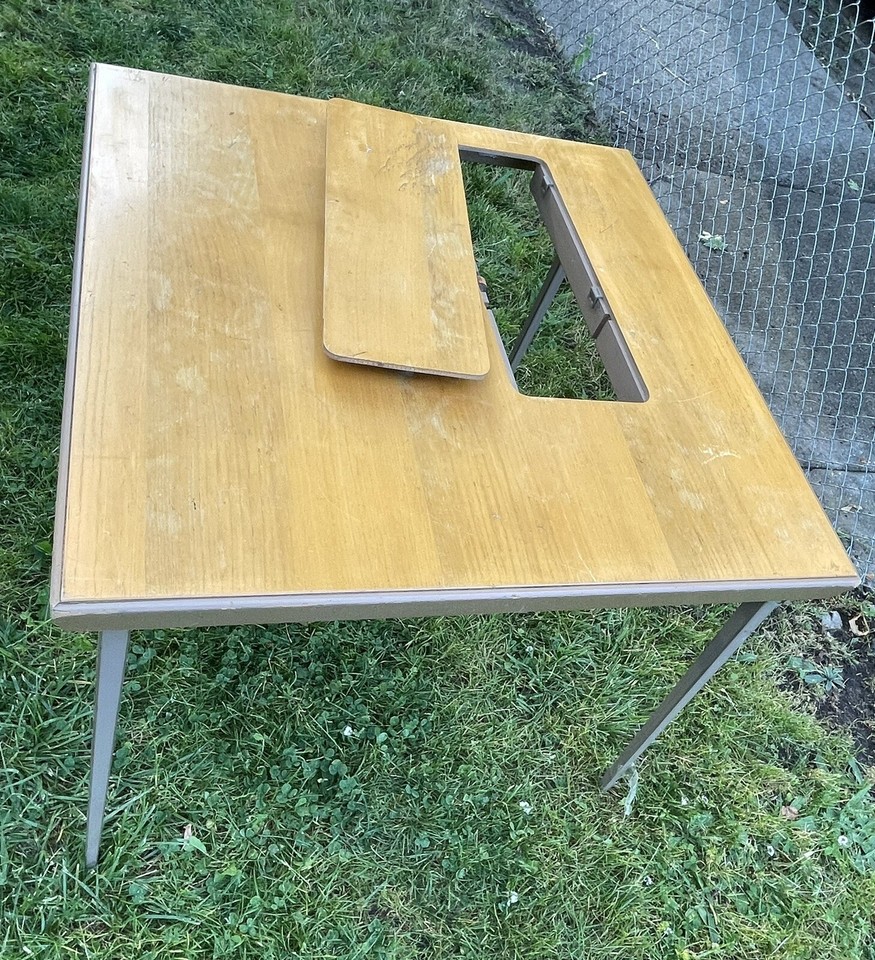 VINTAGE SINGER FOLDING SEWING MACHINE TABLE 32" CARD TABLE for 301 | eBay