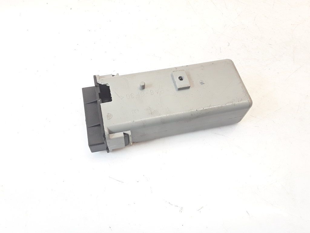 Peugeot 406 2.0HDi 81kW Estate 2000 Door control unit module relay ...