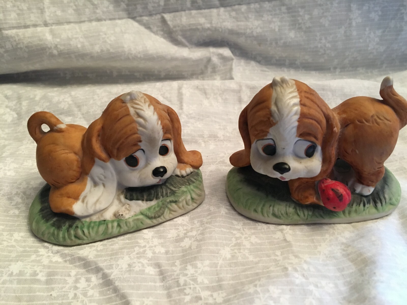 Lego Taiwan pair of figurine cocker spaniel dog puppies. One has a lady ...