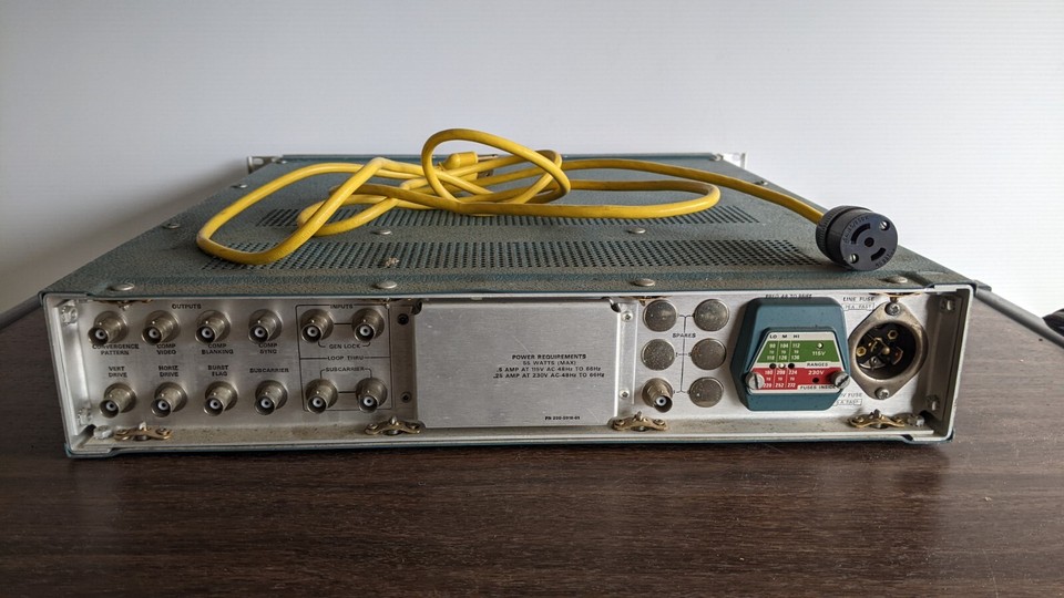 Tektronix 146 NTSC Test Signal Generator With Rackmount | eBay
