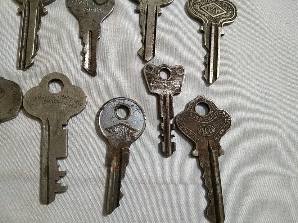 ANTIQUE 13 RARE Assorted Keys Lot 6 BASCO, DERBY.CONN GRAHAM, YMD ...
