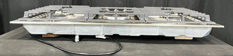 Bosch 800 Series NGM8658UC 36" Gas Cooktop with 5 Sealed Burners, Heavy ...