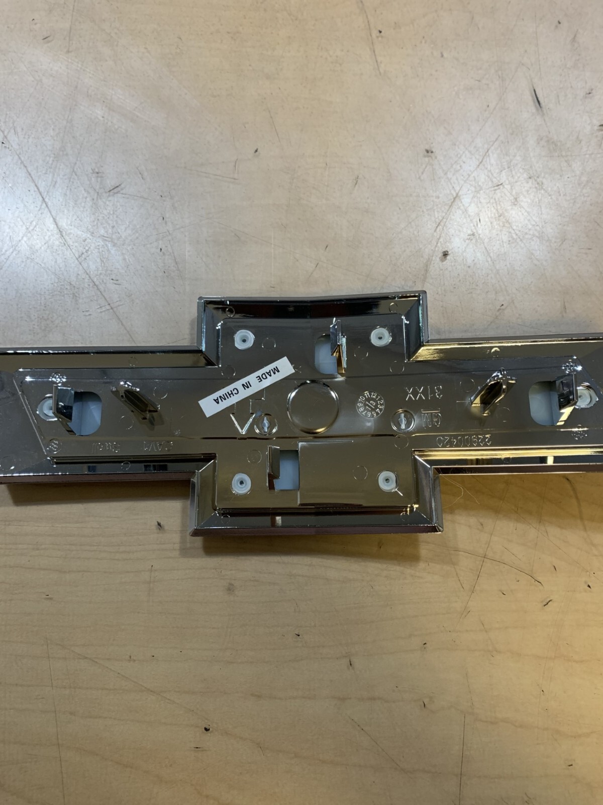 15 - 20 Chevrolet Silverado Gold bowtie emblem front grille 22900420 / ...