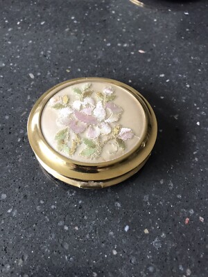 Old Fashioned Ladies-Vintage Ladies Powder Compact -0re | eBay UK