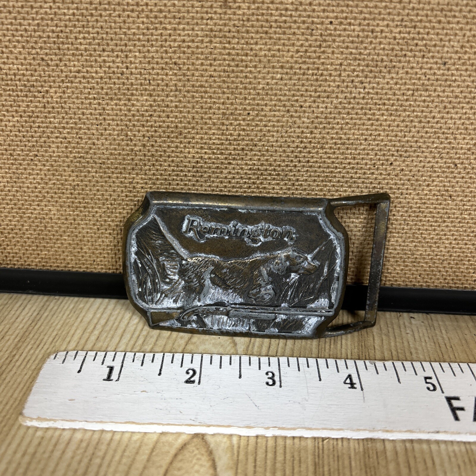 1974 Remington Dog Belt Buckle - Gem