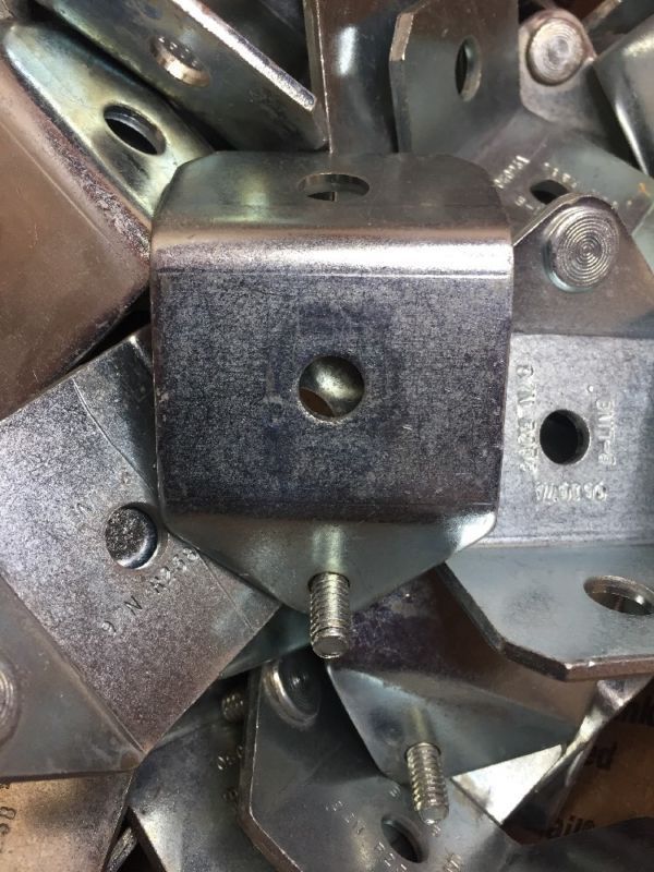 90pcs B-LINE 9ZN-R238 REDI-RAIL CABLE TRAY BRACKET (45 PAIRS) NO NUTS ...