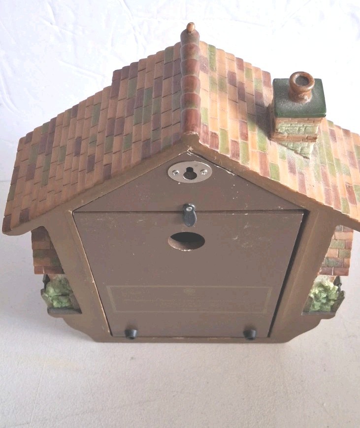 Bradford Exchange Cuckoo Clock Train Memories of Steam Flying Scotsman ...