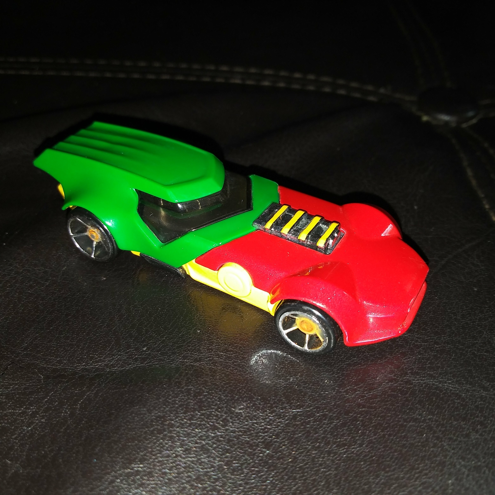2013 DC Comics Hot Wheels Robin Themed Die-Cast Car | eBay