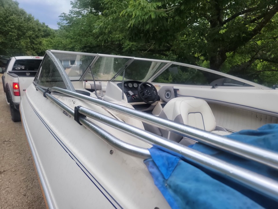 Bayliner Capri 1850 Limited Edition Complete Windshield 1995 | eBay