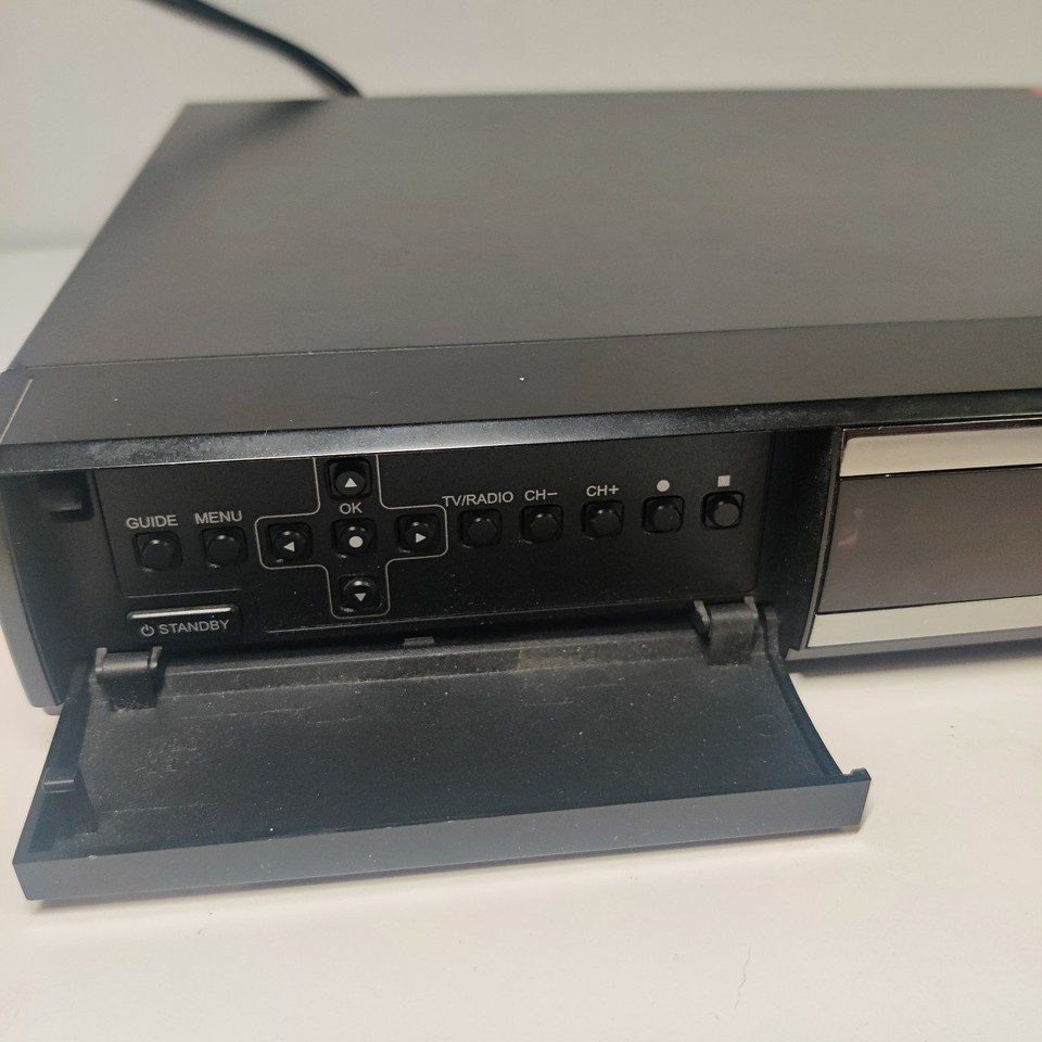 Humax PVR-9300T Freeview+ Recorder 320GB HD (No remote, Hardrive doesnt ...