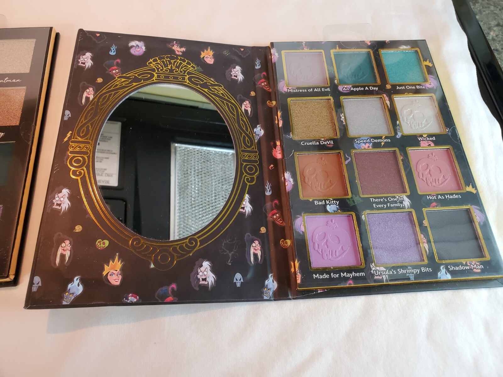 DISNEY Snow White & The Seven Dwarfs And Evil Queen Color Eyeshadow ...