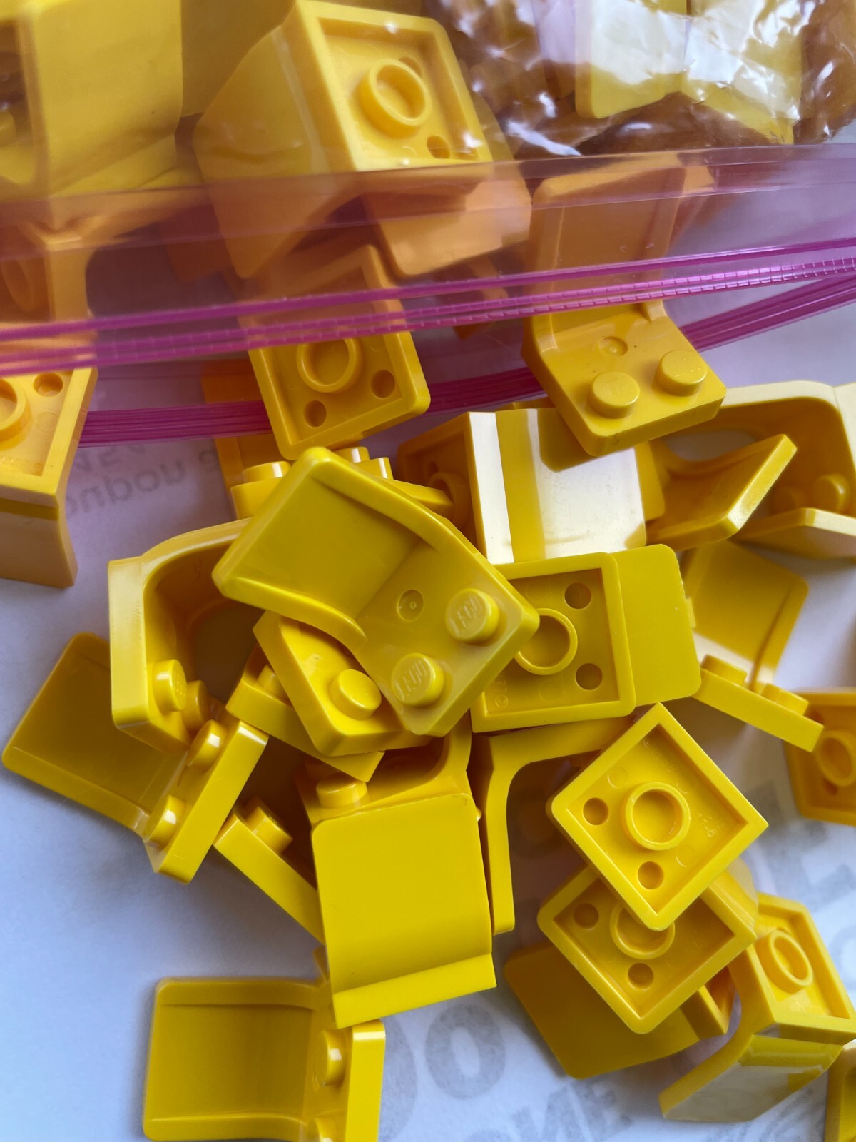 LEGO- NEW-#4079-YELLOW-UTENSIL SEAT/ CHAIR 2 X 2 -10 PIECES | eBay