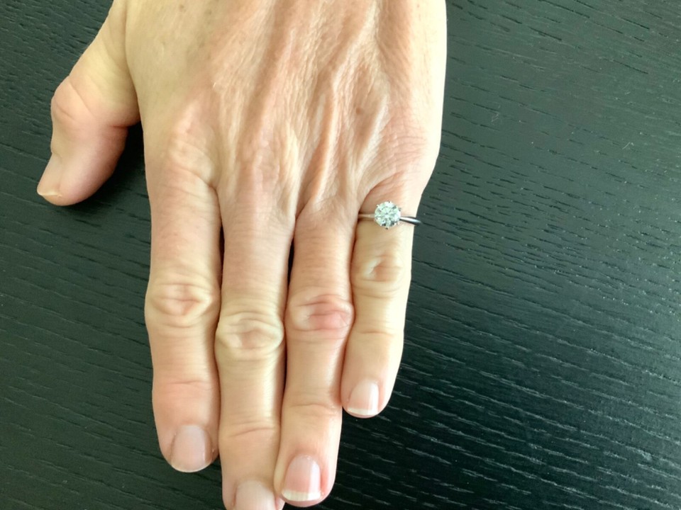 Tiffany & Co Platinum and Diamond Round Engagement Ring 1.03 CT I VS1 ...