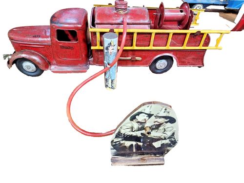 RARE 605 VINTAGE STRUCTO FIRE engine with working PUMP 40s DIAMOND T ...