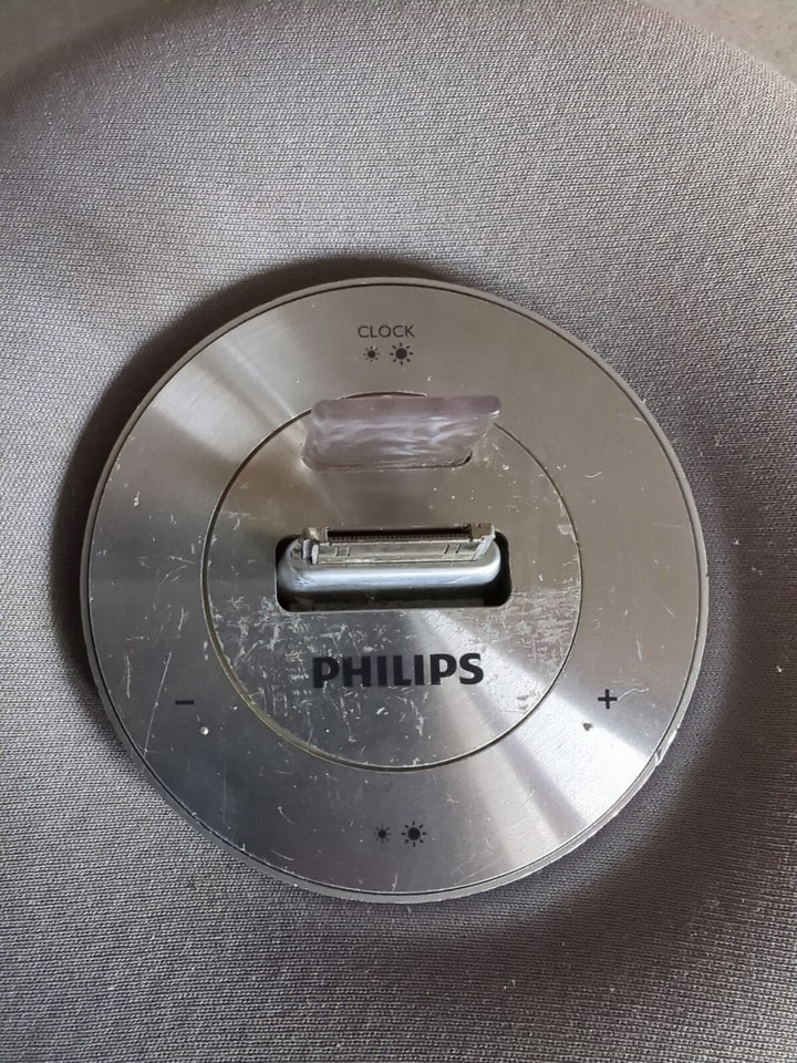 iPhone/iPod Docking Speaker Clock Light - Phillips Model Ds1100/12 | eBay