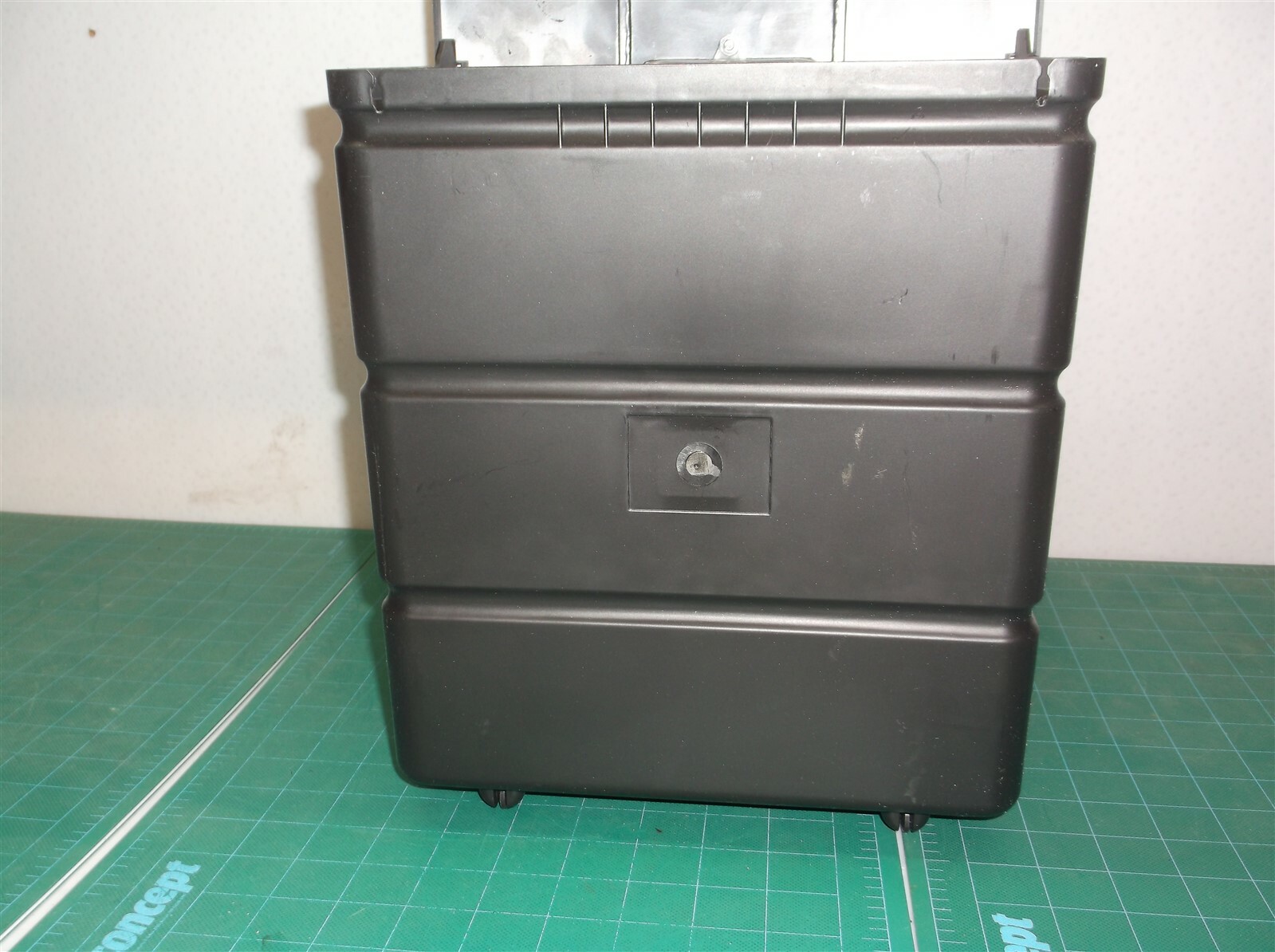 Black Waste Bin Embassy Elite lf900 Auto Feed Microcut Paper Shredder ...