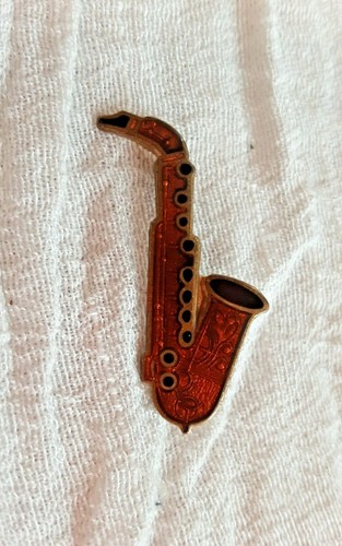 SAXOPHONE HAT LAPEL PIN VINTAGE INSTRUMENT MUSICIAN TIE TACK ENAMEL ...