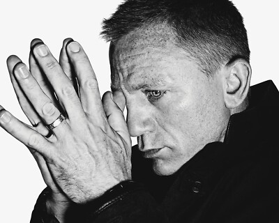 Daniel Craig Posing Headshot 8x10 PHOTO PRINT | eBay