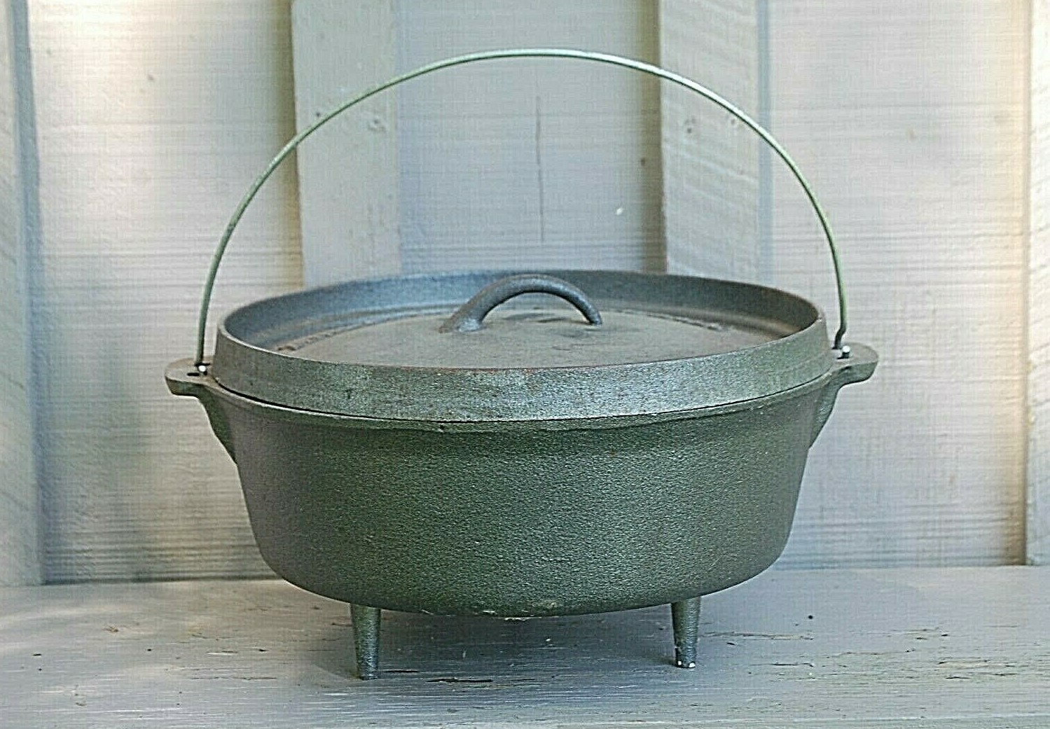 American Outback Cast Iron Camp Dutch Oven w Lid 3 Legs Camping ...